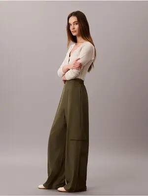 Calvin Klein Commuter Wide Leg Cargo Pants - Fatigue