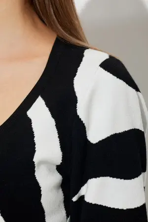 Moschino Long-sleeve Knit Top