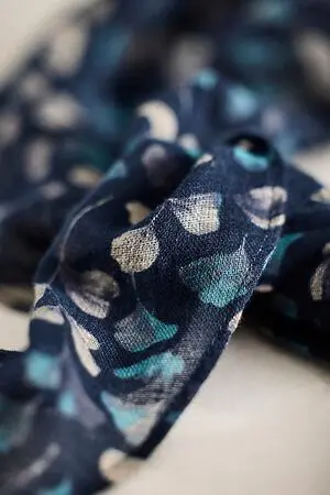 ELIZABETH GILLETT Gkgo Leaves Cotton Scarf