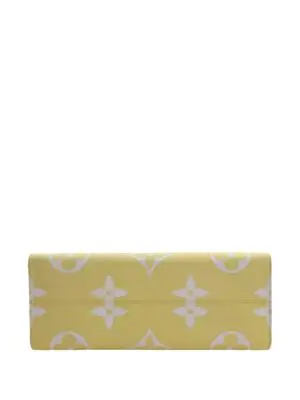LOUIS VUITTON Monogram Giant The Pool Onthego Gm Satchel - Pink