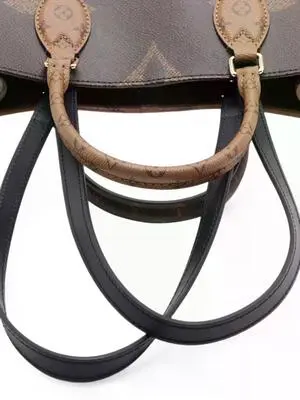 LOUIS VUITTON 2010-2026 Monogram Reverse Giant Onthego Mm Satchel - Brown