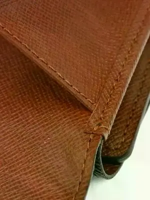LOUIS VUITTON 2002 Monogram Wallet