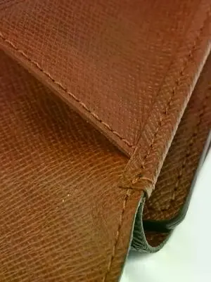 LOUIS VUITTON 2002 Monogram Wallet