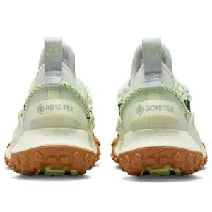 Nike X Mountain Fly Low Gtx Se Sea Glass Sneakers - Green/white/brown