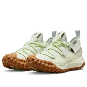 Nike X Mountain Fly Low Gtx Se Sea Glass Sneakers - Green/white/brown