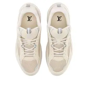 LOUIS VUITTON Tatic Runner Sneaker