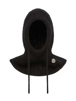 Moncler Cable And Rib Knit Beanie With Logo Patch - Nero