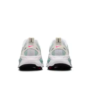 Nike Vomero 18 Road Running Shoes