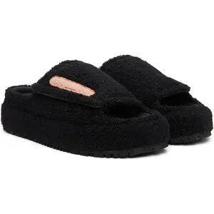 PDFCHANNEL Fuzzy Sandals