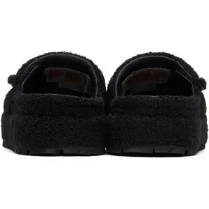 PDFCHANNEL Fuzzy Sandals