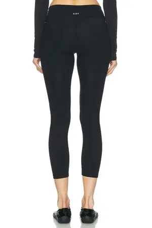 437 The Cropped Legging
