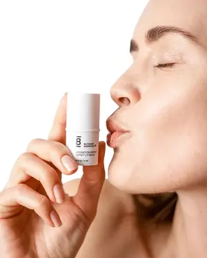 BLOSSOM ESSENTIALS Hydration Repair Honey Lip Balm 0.14 Oz