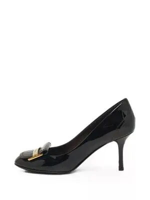 LOUIS VUITTON Round-toe Logo-plaque Pumps - Black