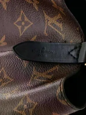 LOUIS VUITTON Monogram Canvas Mm Bucket Bag - Brown