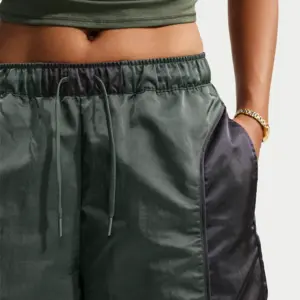 Nike Loose Mid-rise Woven Shorts