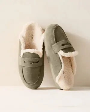 HAVEN WELL WITHIN Suede And Sherpa Moccasin Clogs - Grape Leaf