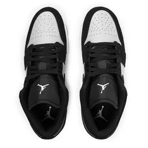 Nike Air Jordan Low-top Sneakers