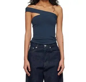 SKIMS Single-shoulder T-shirt
