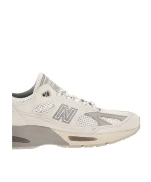 NEW BALANCE 991v2 Sneakers - White