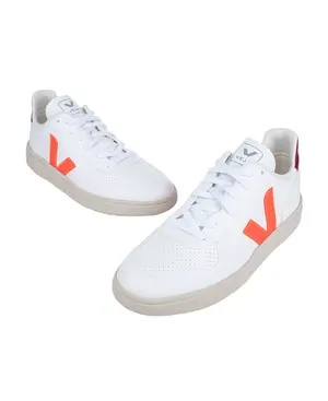 VEJA Casual Sneakers With Logo Details - White