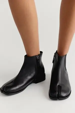 ALL BLACK Split-toe Chelsea Boots