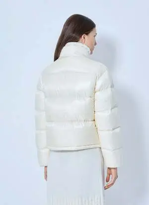 Moncler Tepice Short Down Jacket - White