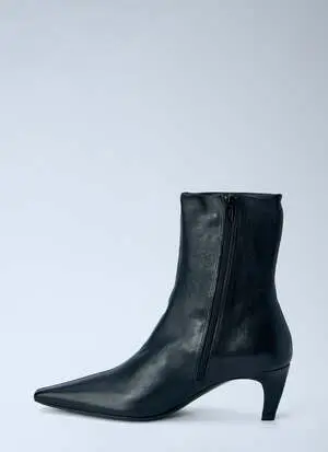 JUDE Cave Ankle Boots