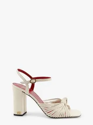 Valentino Garavani Vg Annet Leather Sandals With Metal Vlogo - Cream