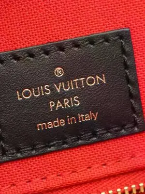 LOUIS VUITTON 2021-2026 Monogram Reverse Giant Onthego Gm Satchel