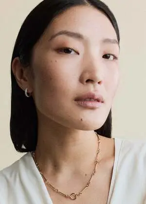LUCY DELIUS Modern Finish Chubby Hinged Hoops