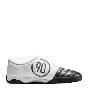 Nike Total 90 Lace-up Sneakers