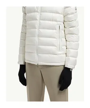 Moncler Logo Patch Knitted Gloves