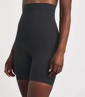 SKIMS Seamless Sheer Mid-thigh Shorts - Black