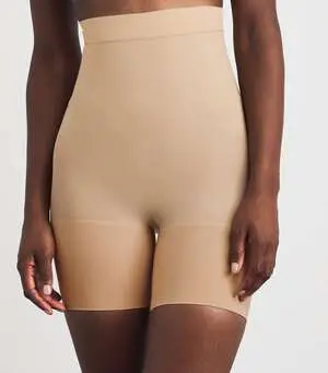 SKIMS Seamless Sheer Mid-thigh Shorts - Beige