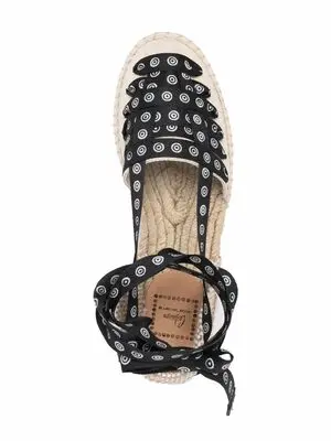 CastaÑer Logo Flats