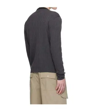 Gimaguas V-neck Sweater