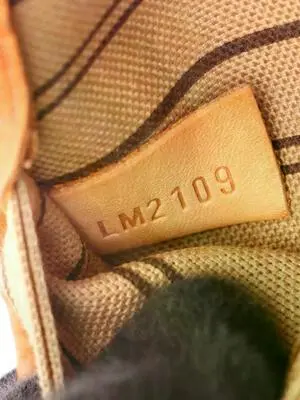 LOUIS VUITTON Monogram Neverfull Mm Tote Bag - Brown