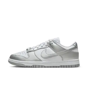 Nike Dunk Low Sneakers