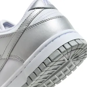 Nike Dunk Low Sneakers