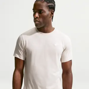 Nike Sportswear Club T-shirt - Brown