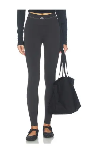 NIKESKIMS Legging In Black - Obsidian