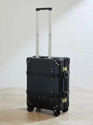 GLOBE-TROTTER Centenary Leather Carry-on Suitcase