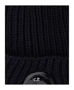 C.P. COMPANY Logo Plaque Knit Beanie - Blue