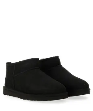 UGG Round-toed Boots
