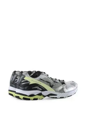 Mizuno Wave Rider Sneakers