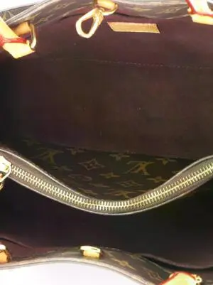 LOUIS VUITTON Monogram Canvas Montaigne Mm Tote Bag