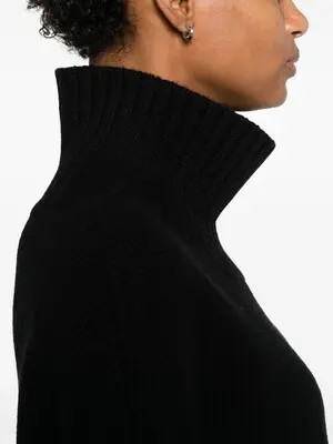 Soft Goat Cashmere Turtle-neck Sweater
