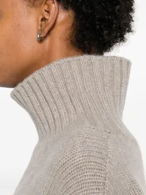 Soft Goat Cashmere Turtle-neck Sweater