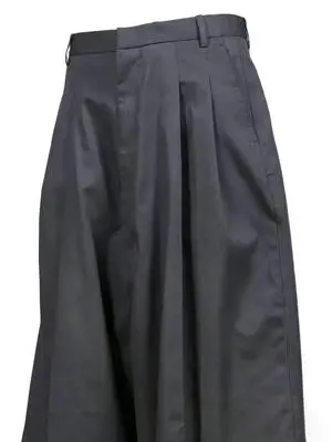 LỰU ĐẠN Lowline Pleated Trousers