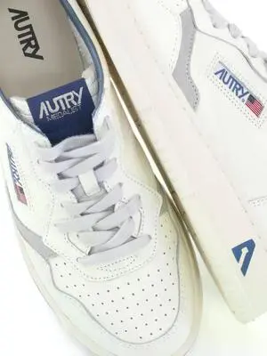 AUTRY Medalist Low Sneakers In Blue Depths And Vapor Leather - White